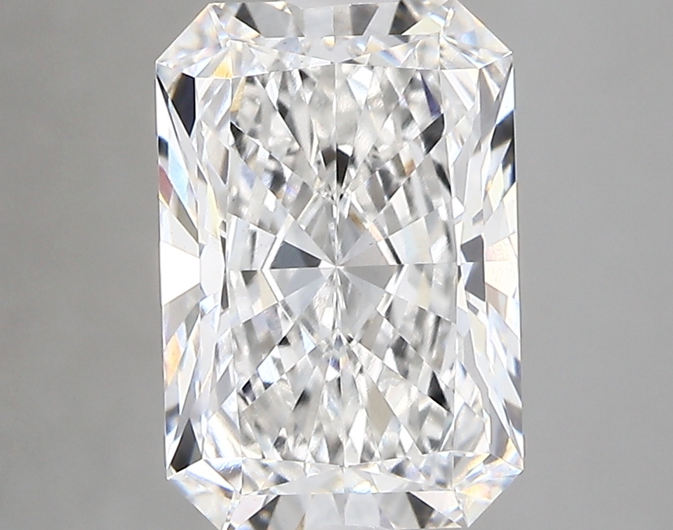 3.26 Carat Radiant Shaped Excellent Cut E-VVS2 IGI Certified Lab Grown ...